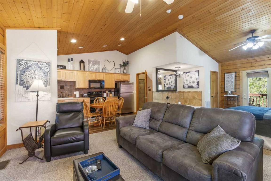62 M² Cabin ∙ 1 Bedroom ∙ 4 Guests - Branson, MO