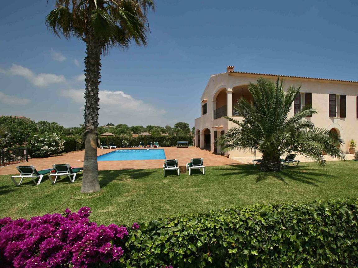 420 M² Villa ∙ 6 Bedrooms ∙ 12 Guests - Cala d’Or