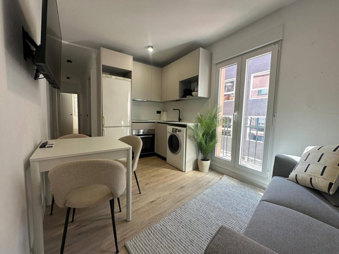 56 M² Apartamento ∙ 2 Habitaciones ∙ 3 Huéspedes - San Sebastián de los Reyes