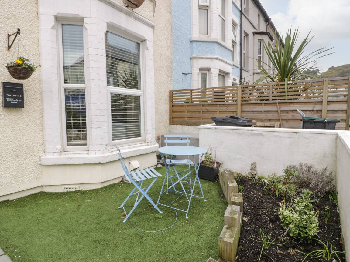 Cottage ∙ 2 Bedrooms ∙ 4 Guests - Llandudno