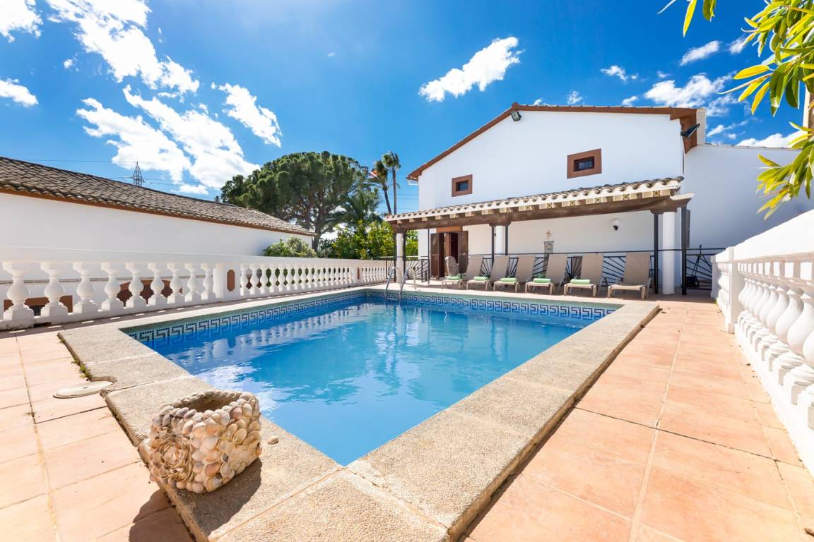 390 M² Villa ∙ 6 Bedrooms ∙ 11 Guests - Palma