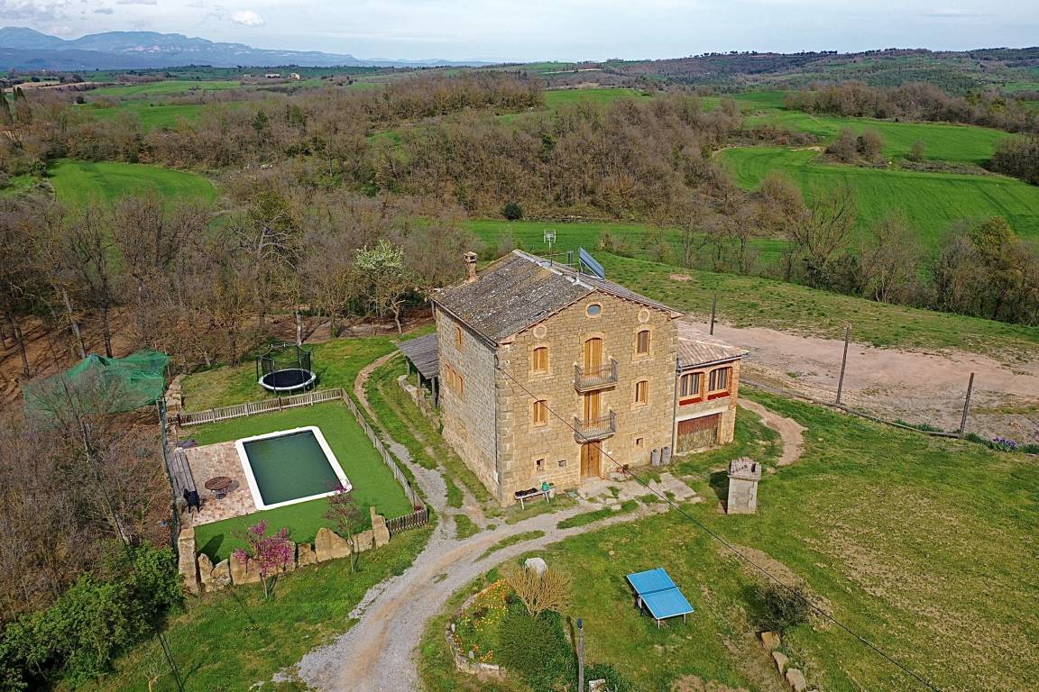 200 M² Villa ∙ 6 Habitaciones ∙ 12 Huéspedes - Solsona