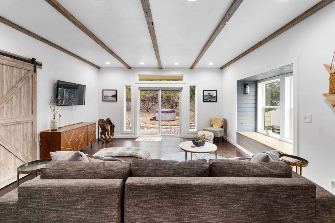 188 M² House ∙ 4 Bedrooms ∙ 8 Guests - Dripping Springs, TX
