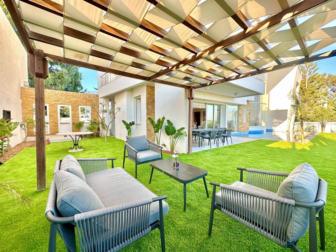 580 M² Villa ∙ 5 Chambres ∙ 10 Personnes - Tunis