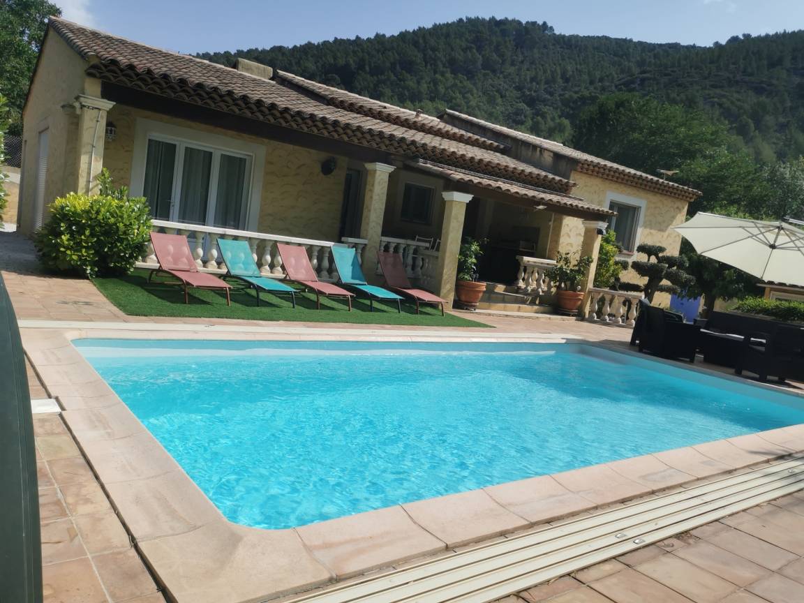 145 M² Villa ∙ 5 Bedrooms ∙ 10 Guests - Solliès-Pont