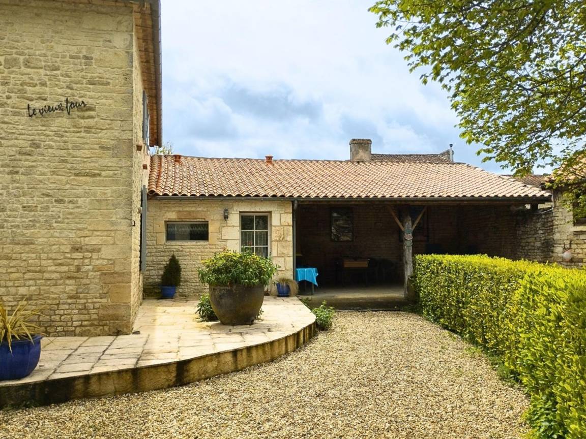 100 M² Cottage ∙ 3 Chambres ∙ 6 Personnes - Charente