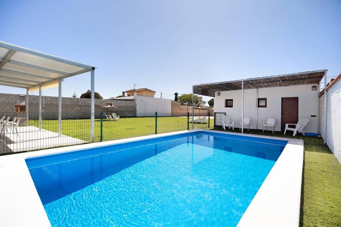 65 M² Casa De Campo ∙ 3 Habitaciones ∙ 8 Huéspedes - San Fernando, España