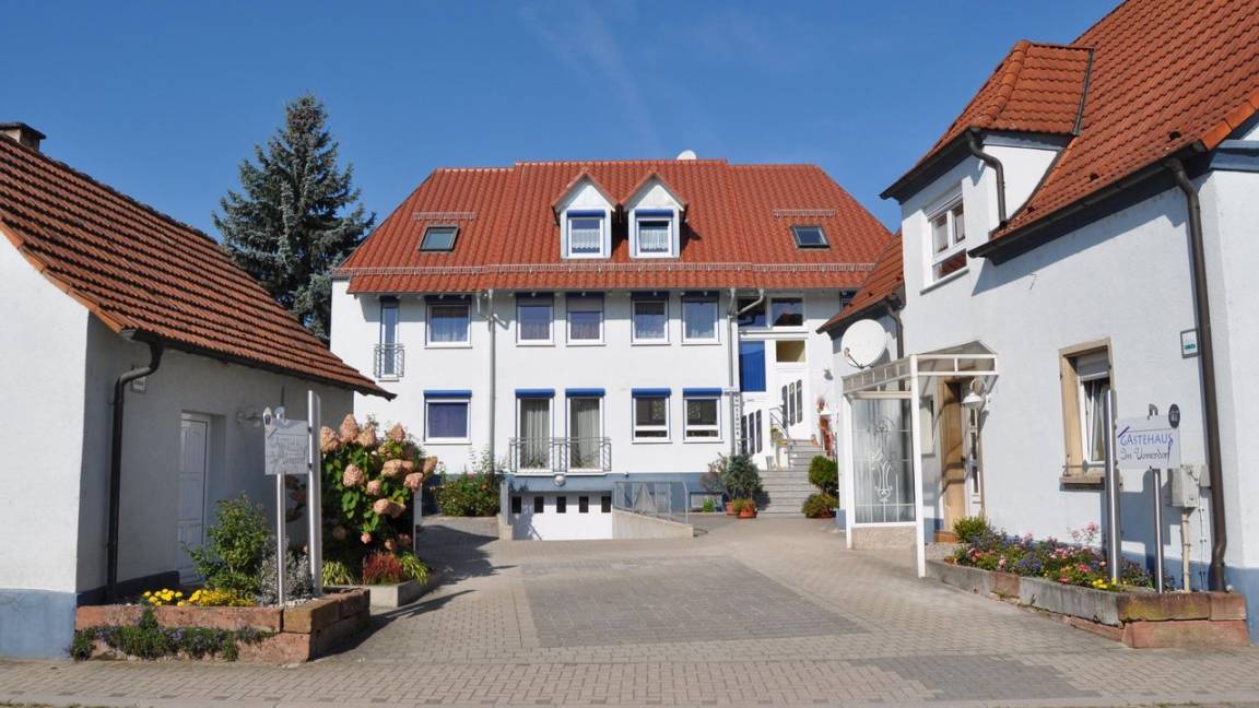 75 M² Ferienwohnung ∙ 1 Schlafzimmer ∙ 4 Gäste - Rastatt