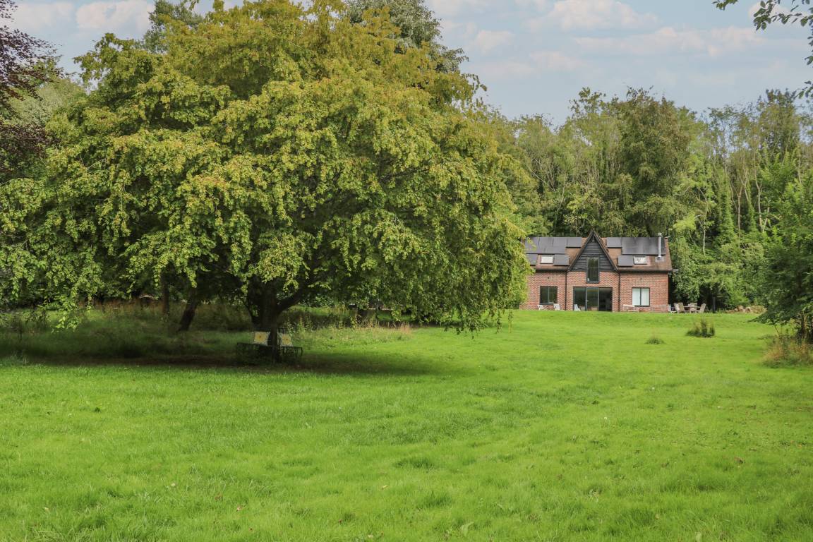 Cottage ∙ 4 Bedrooms ∙ 8 Guests - Fareham