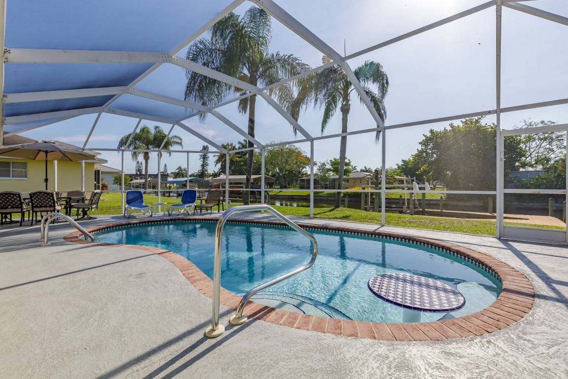 139 M² House ∙ 3 Bedrooms ∙ 6 Guests - Cape Coral, FL