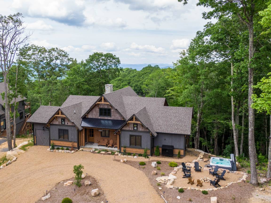 Cabin ∙ 4 Bedrooms ∙ 14 Guests - Roan Mountain, TN