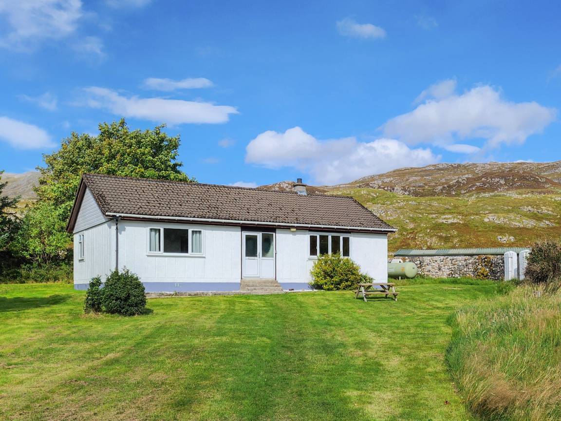 Cottage ∙ 3 Bedrooms ∙ 5 Guests - Loch Assynt