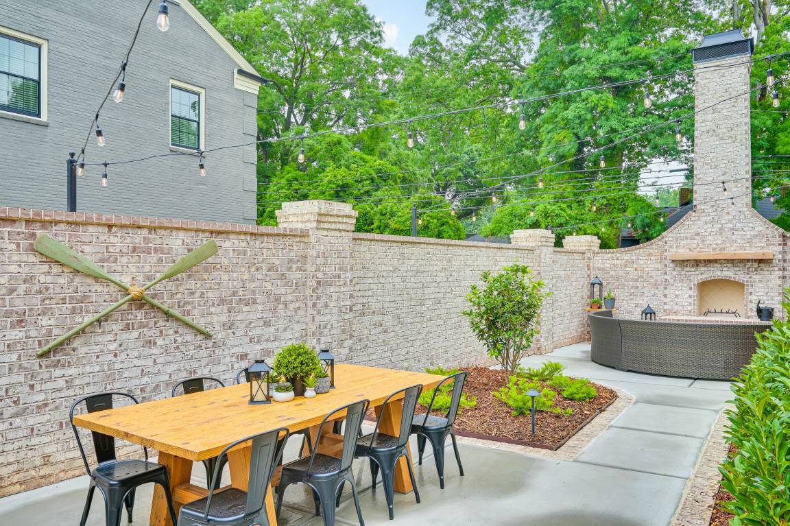 371 M² House ∙ 5 Bedrooms ∙ 10 Guests - Belmont, NC