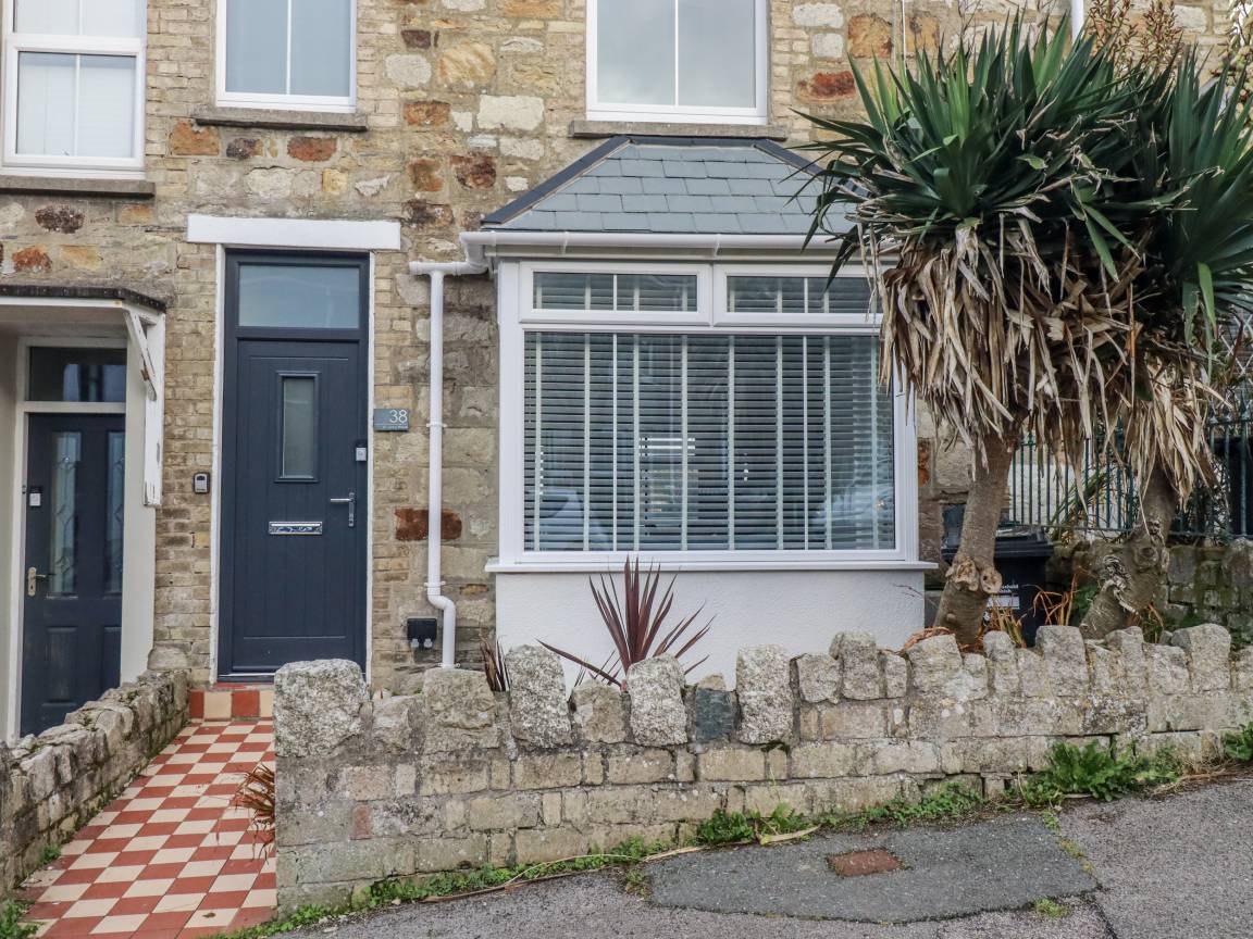 Cottage ∙ 3 Bedrooms ∙ 6 Guests - Newquay