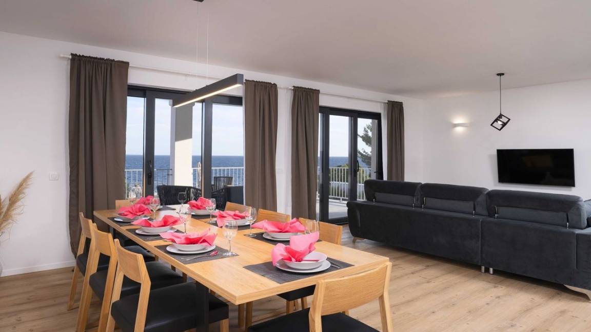 245 M² Apartamento ∙ 4 Habitaciones ∙ 7 Huéspedes - Hvar