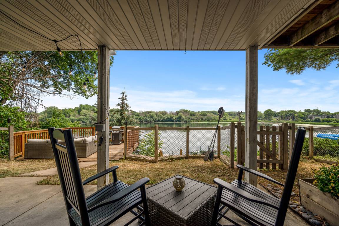 251 M² House ∙ 3 Bedrooms ∙ 6 Guests - Maple Grove, MN