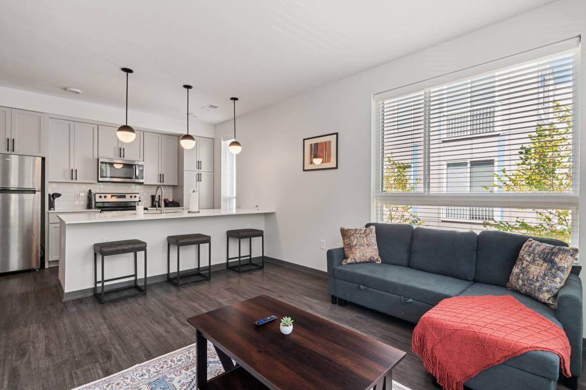 Apartment ∙ 2 Bedrooms ∙ 5 Guests - Indianapolis, IN