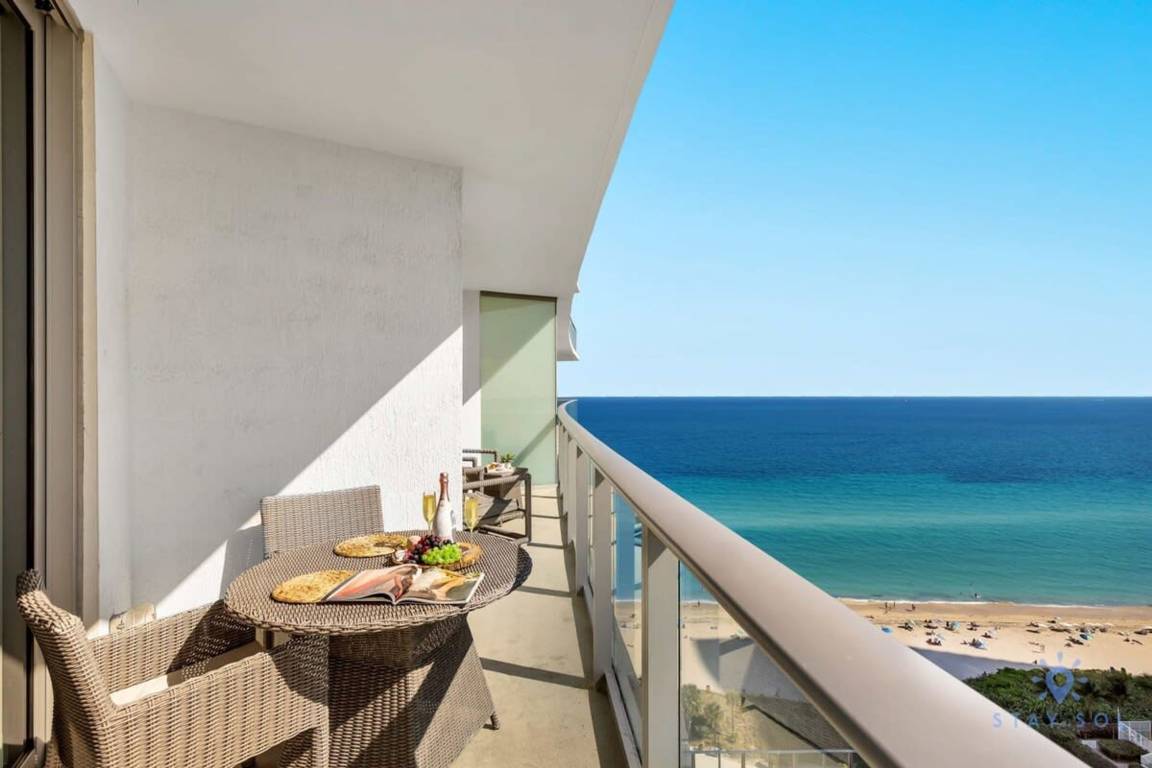 Apartment ∙ 2 Bedrooms ∙ 6 Guests - Hallandale Beach, FL