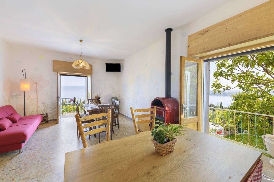 100 M² Apartment ∙ 2 Bedrooms ∙ 5 Guests - Gardone Riviera