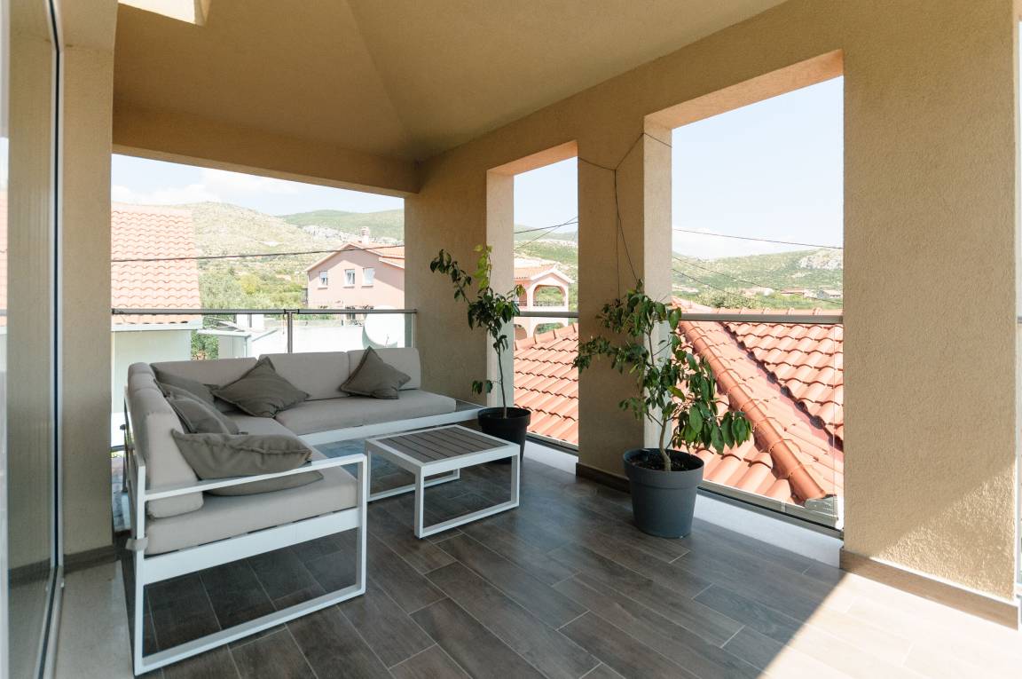 300 M² House ∙ 4 Bedrooms ∙ 9 Guests - Trogir