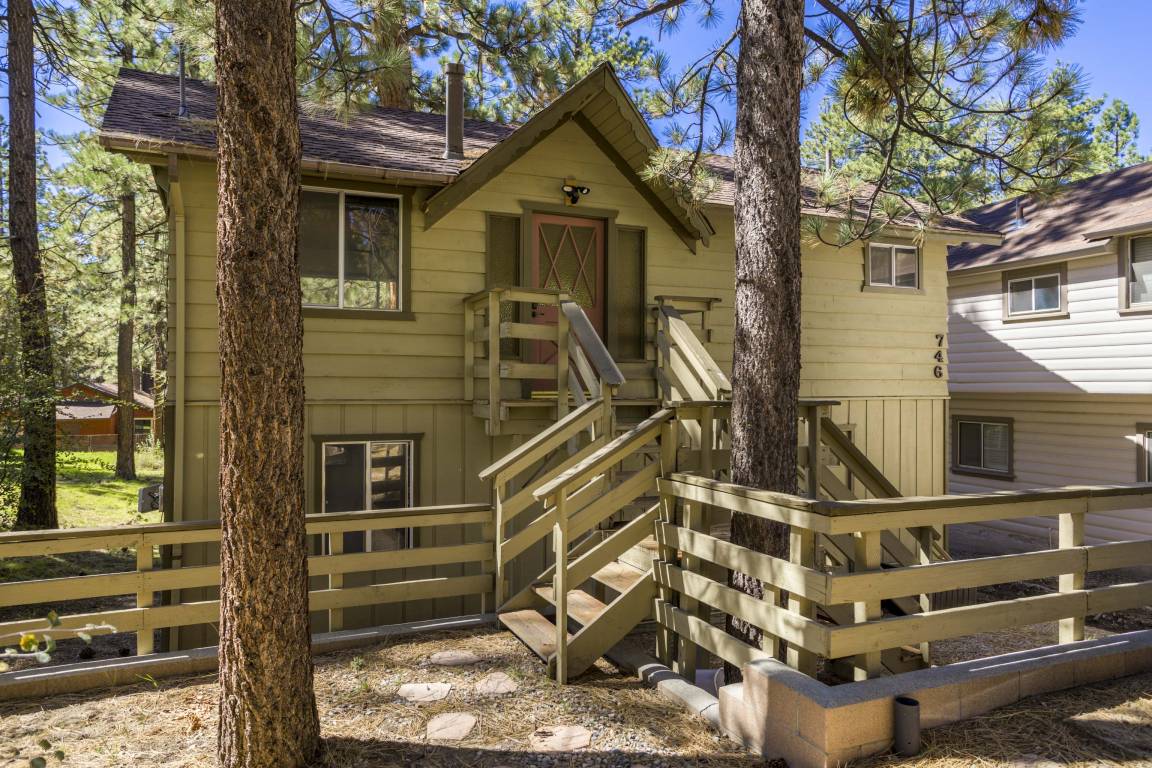 116 M² House ∙ 2 Bedrooms ∙ 6 Guests - Big Bear, CA