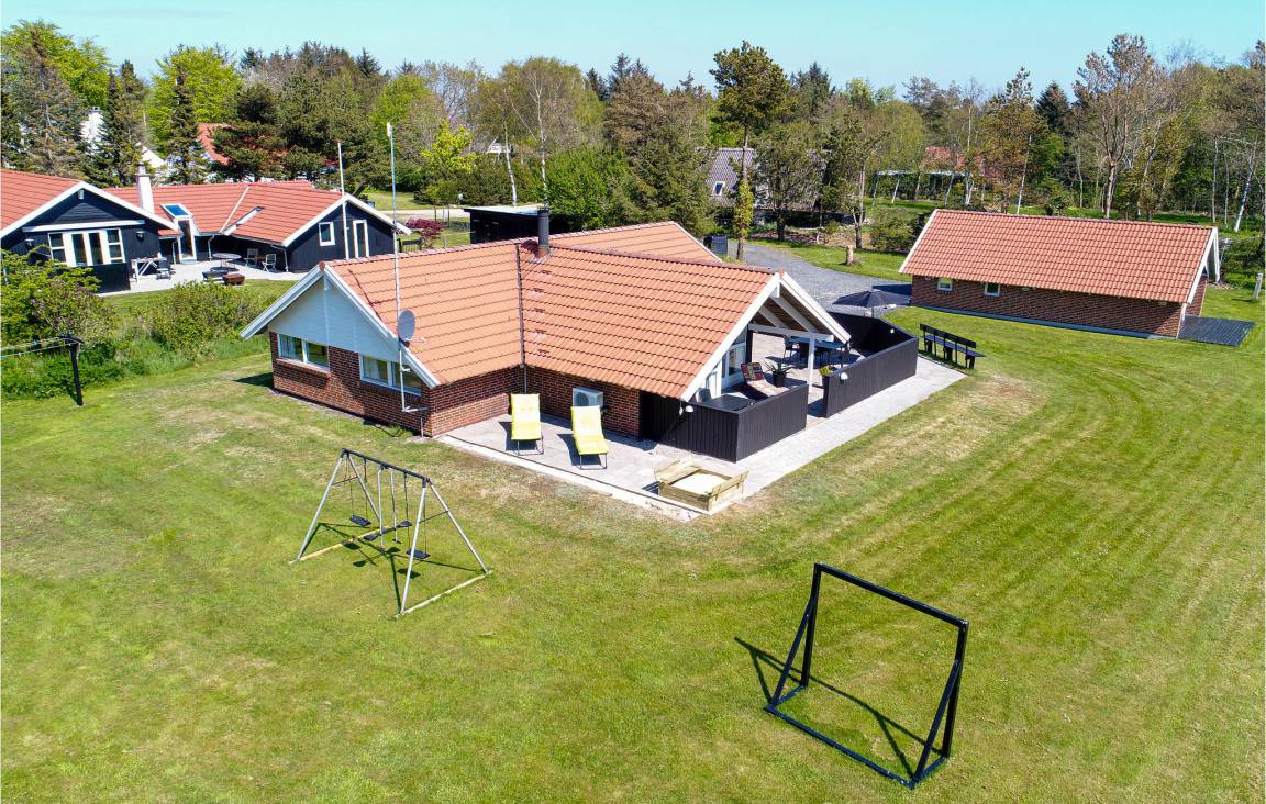 94 M² Ferienhaus ∙ 4 Schlafzimmer ∙ 8 Gäste - Blåvand