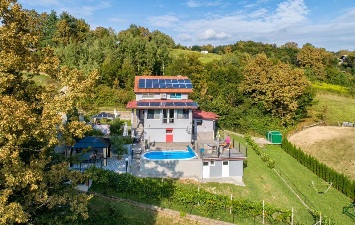 144 M² House ∙ 2 Bedrooms ∙ 6 Guests - Karlovac