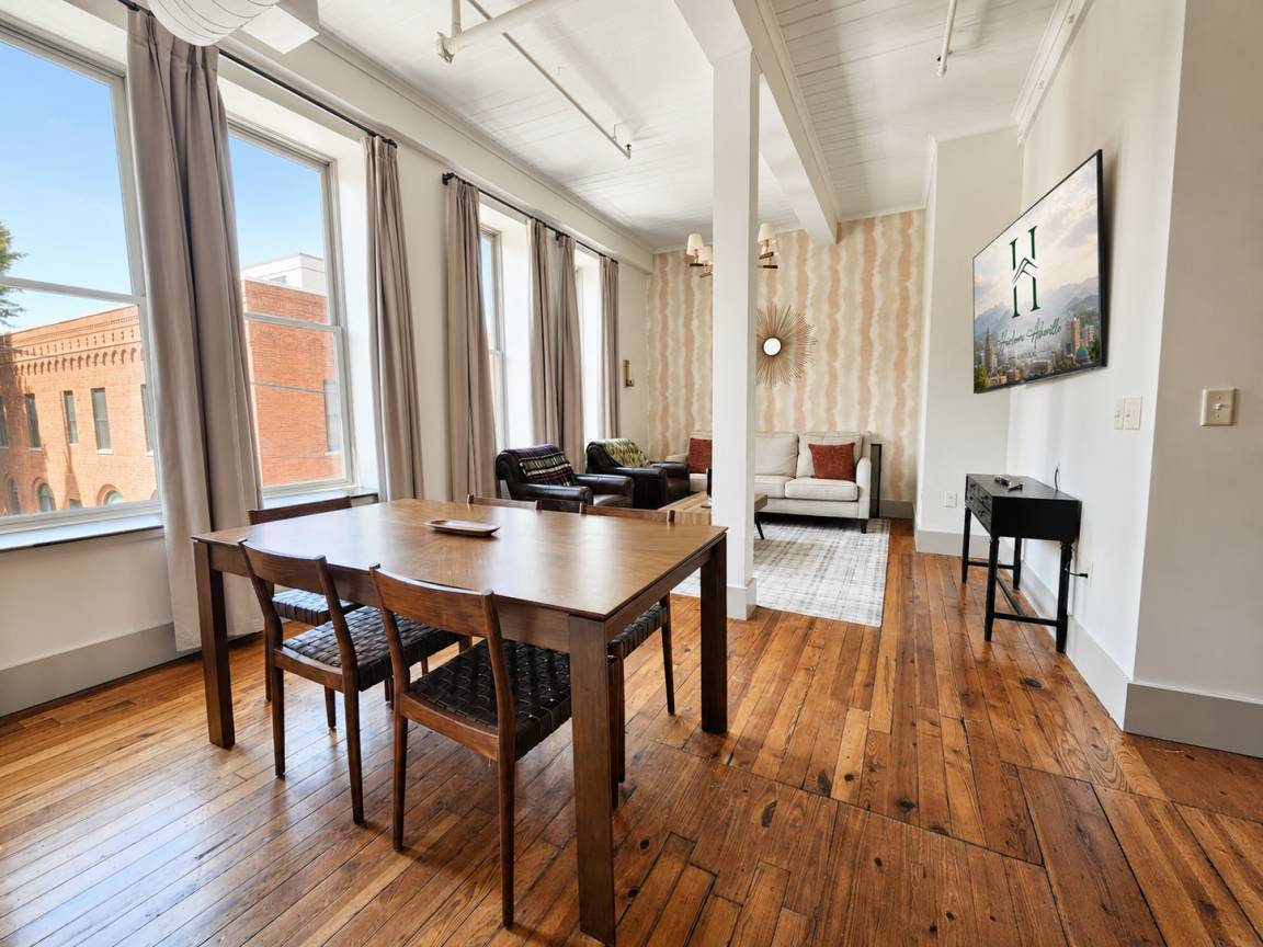 79 M² Condo ∙ 2 Bedrooms ∙ 4 Guests - Asheville, NC