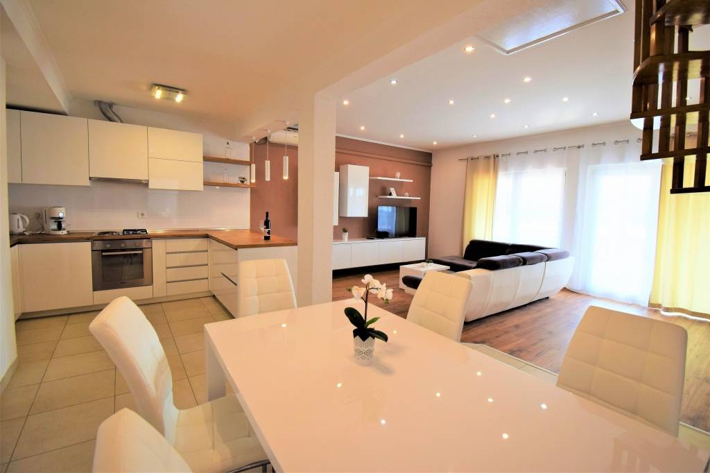 70 M² Appartement ∙ 2 Chambres ∙ 6 Personnes - Lopar