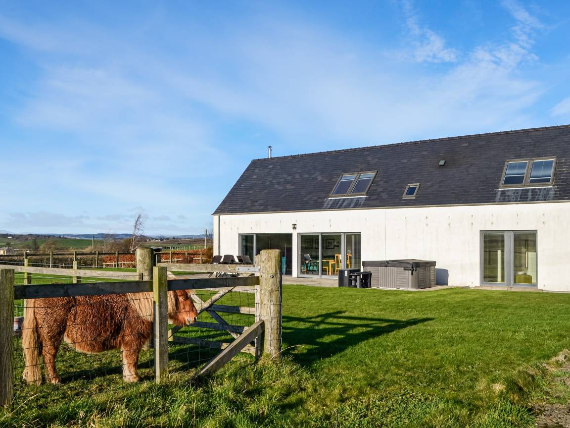 Cottage ∙ 4 Bedrooms ∙ 8 Guests - Ayrshire