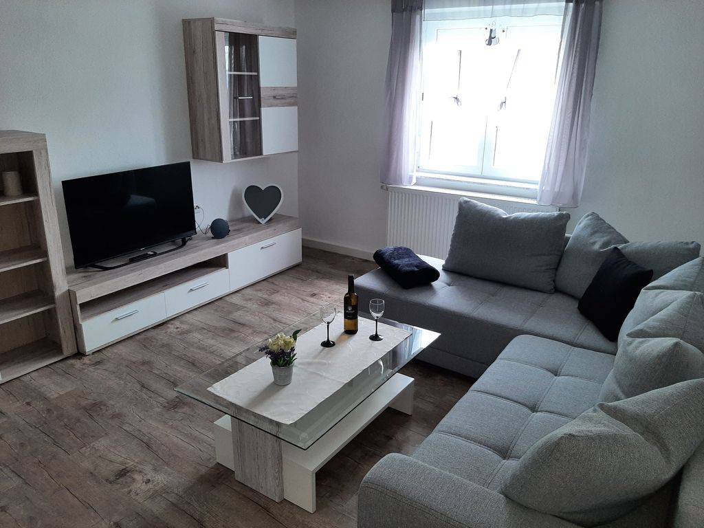 64 M² Ferienwohnung ∙ 1 Schlafzimmer ∙ 2 Gäste - Memmelsdorf