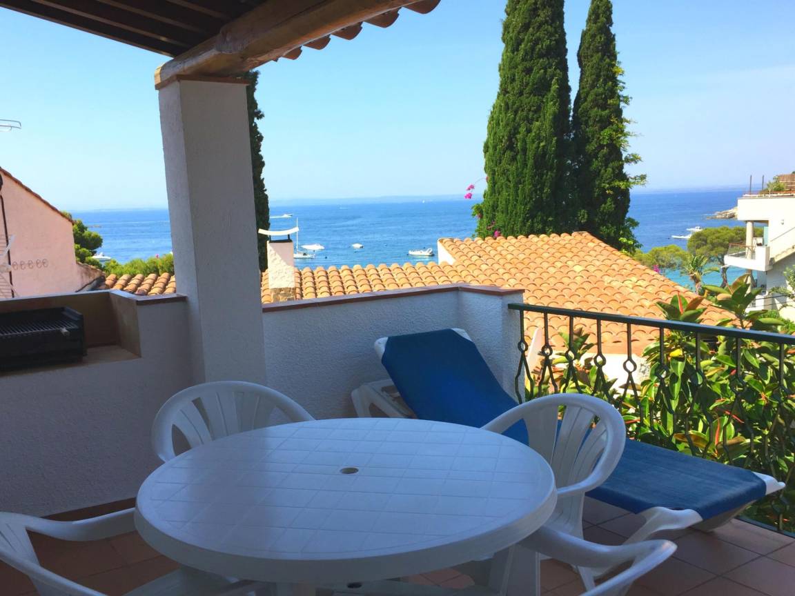 92 M² Apartment ∙ 2 Bedrooms ∙ 6 Guests - Cadaqués