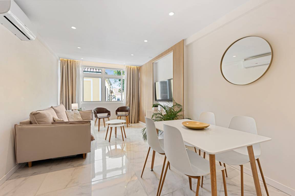 77 M² Apartamento ∙ 2 Quartos ∙ 5 Hóspedes - Málaga