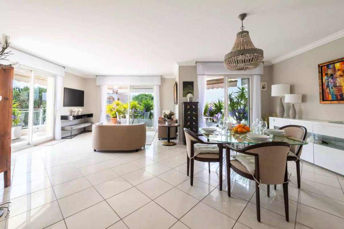 140 M² Ferienwohnung ∙ 3 Schlafzimmer ∙ 6 Gäste - Vallauris