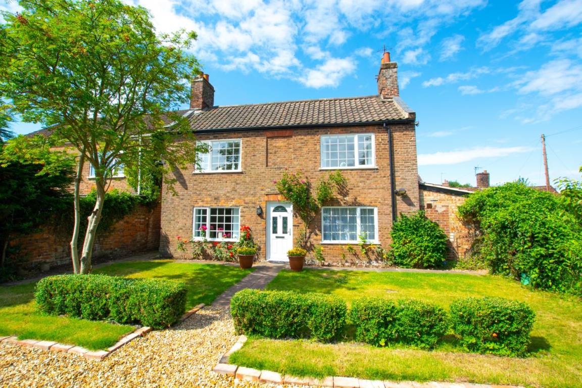 Cottage ∙ 4 Bedrooms ∙ 6 Guests - Cambridgeshire
