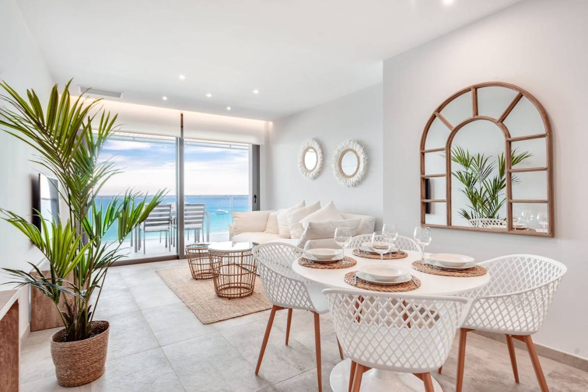 100 M² Apartment ∙ 2 Bedrooms ∙ 4 Guests - Alicante