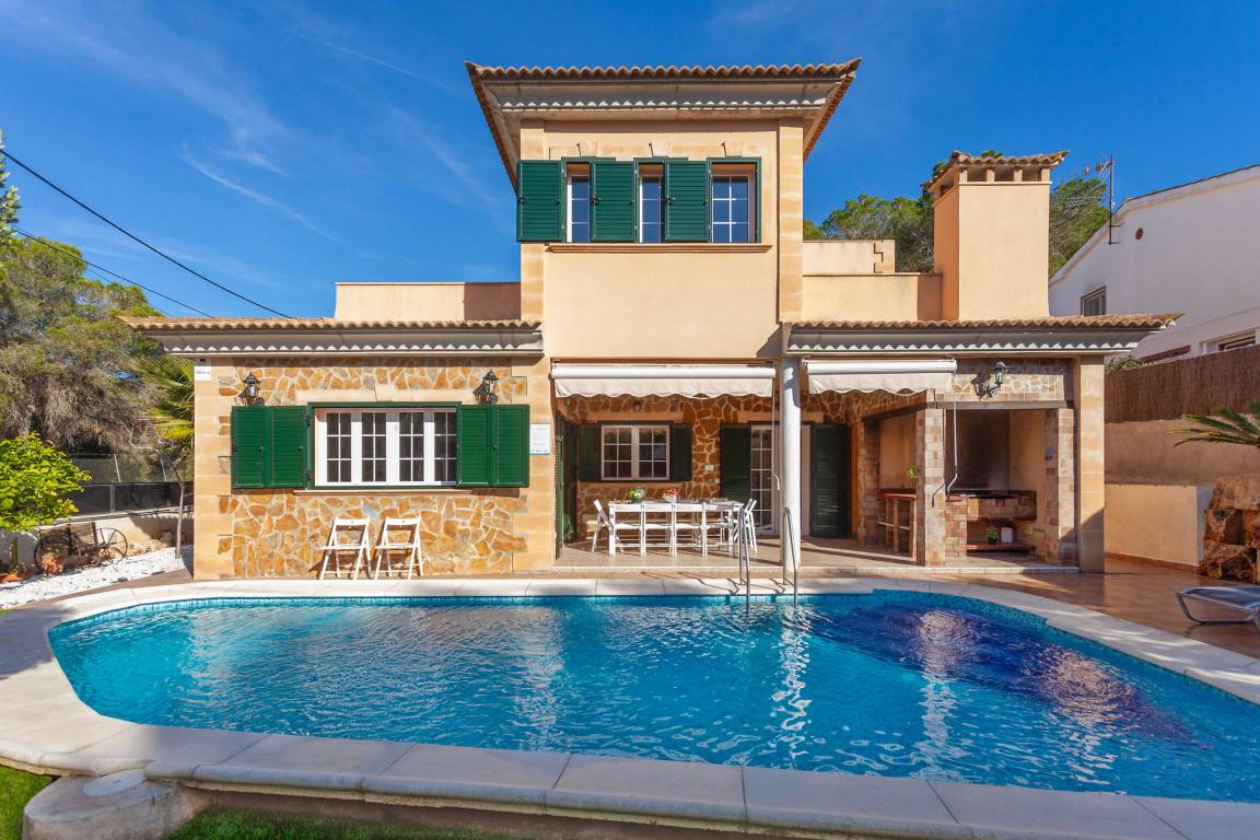 200 M² Villa ∙ 6 Habitaciones ∙ 12 Huéspedes - El Arenal