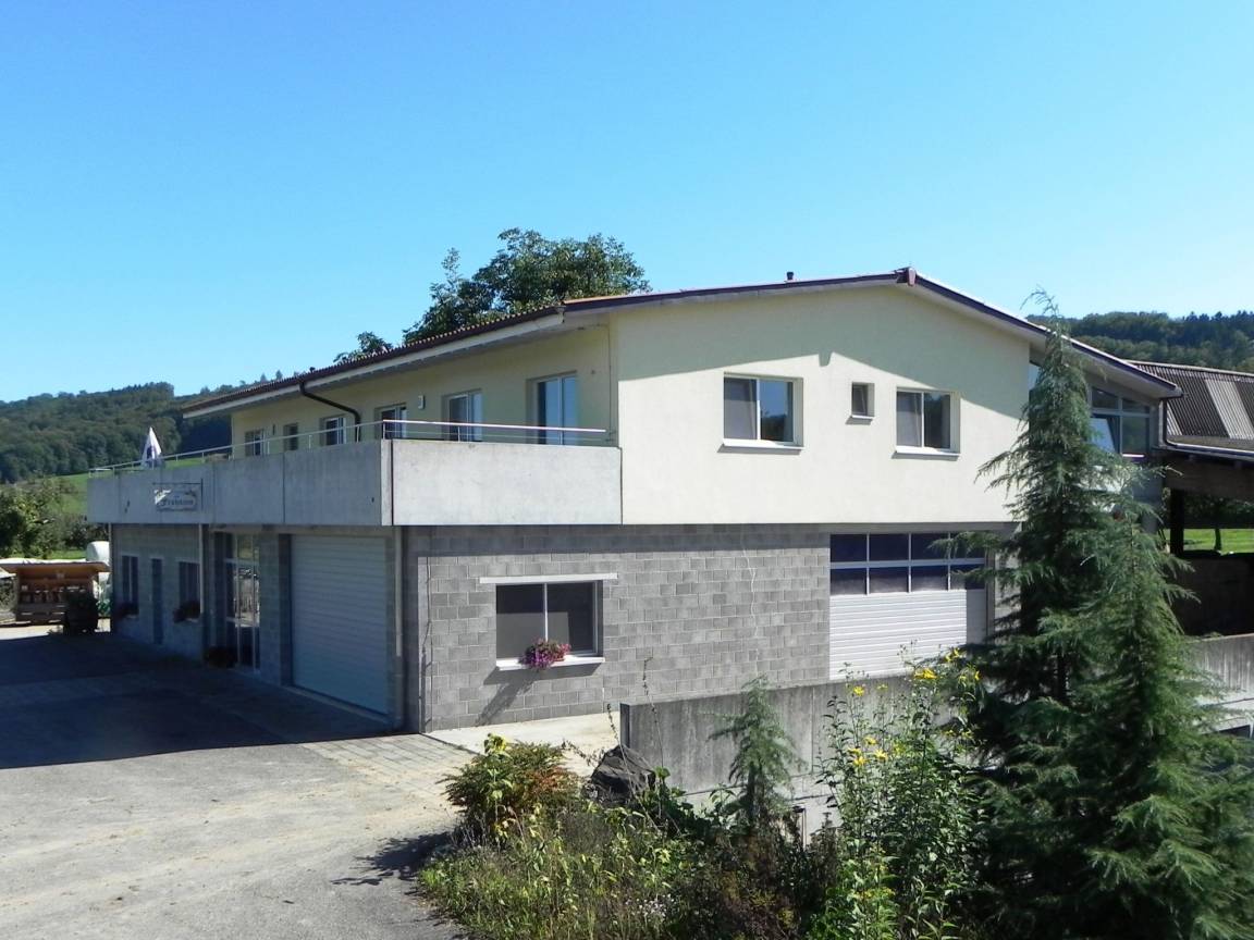 185 M² Apartamento ∙ 4 Quartos ∙ 10 Hóspedes - Singen