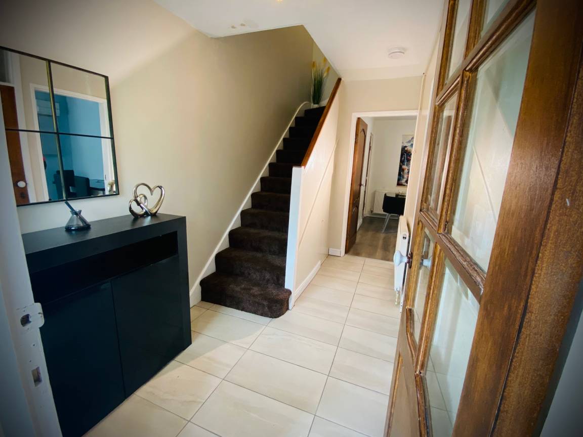 110 M² House ∙ 3 Bedrooms ∙ 7 Guests - Stevenage