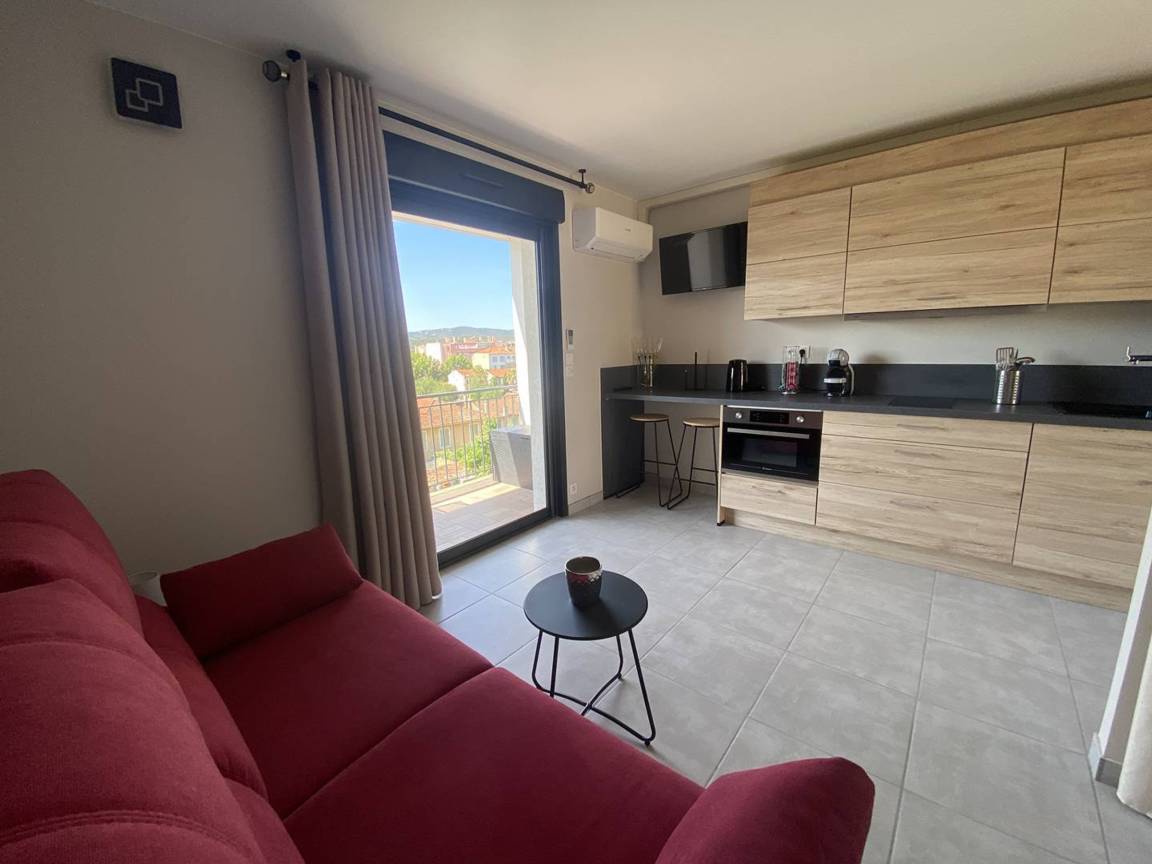 17 M² Studio Flat ∙ 1 Bedroom ∙ 2 Guests - Le Lavandou
