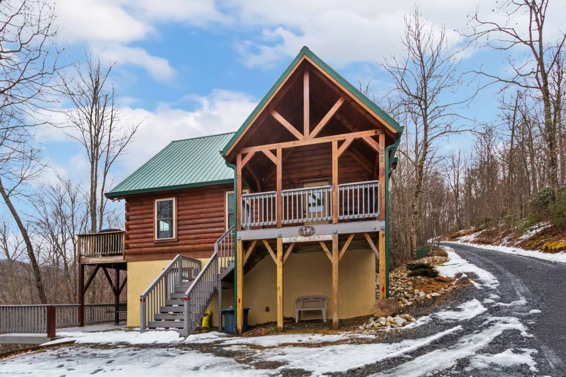 142 M² Cabin ∙ 2 Bedrooms ∙ 6 Guests - Roan Mountain, TN