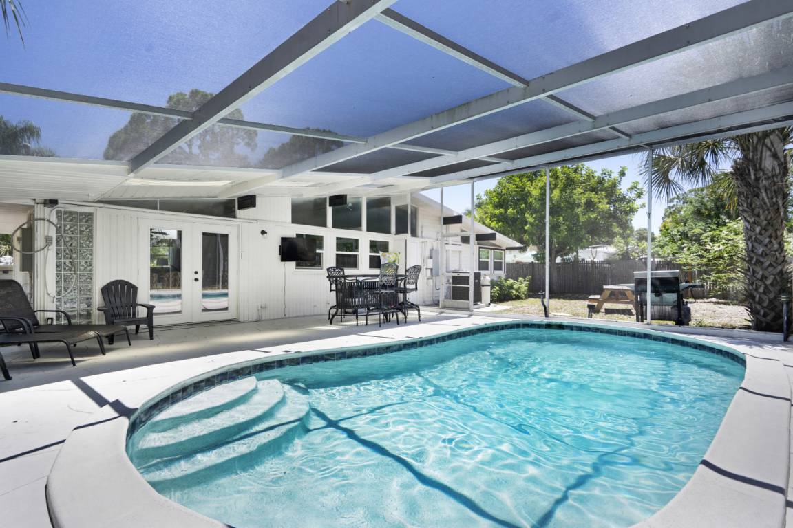 House ∙ 3 Bedrooms ∙ 8 Guests - Sarasota, FL