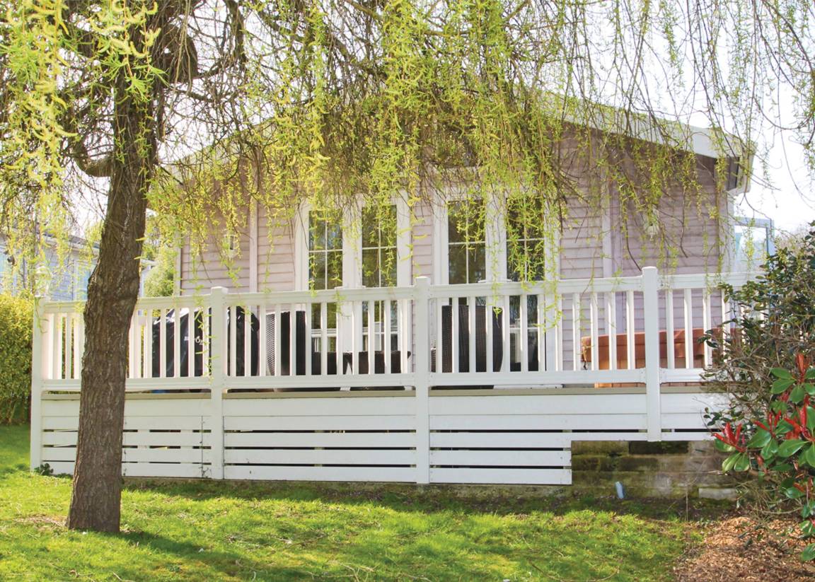 Chalet ∙ 2 Bedrooms ∙ 4 Guests - Lymington