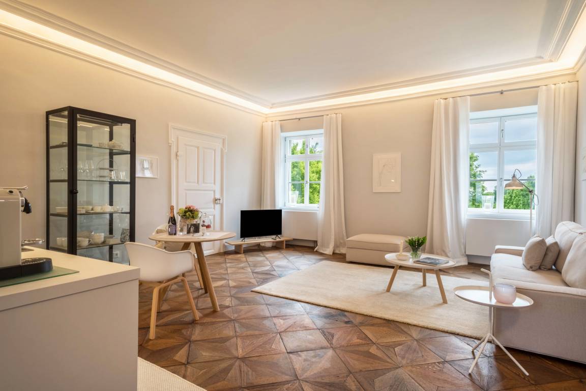 100 M² Appartement ∙ 1 Slaapkamer ∙ 2 Gasten - Meersburg