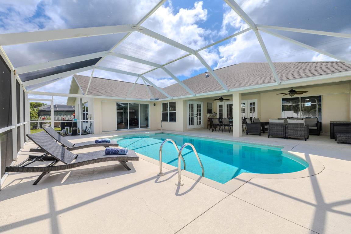 209 M² House ∙ 3 Bedrooms ∙ 8 Guests - Cape Coral, FL