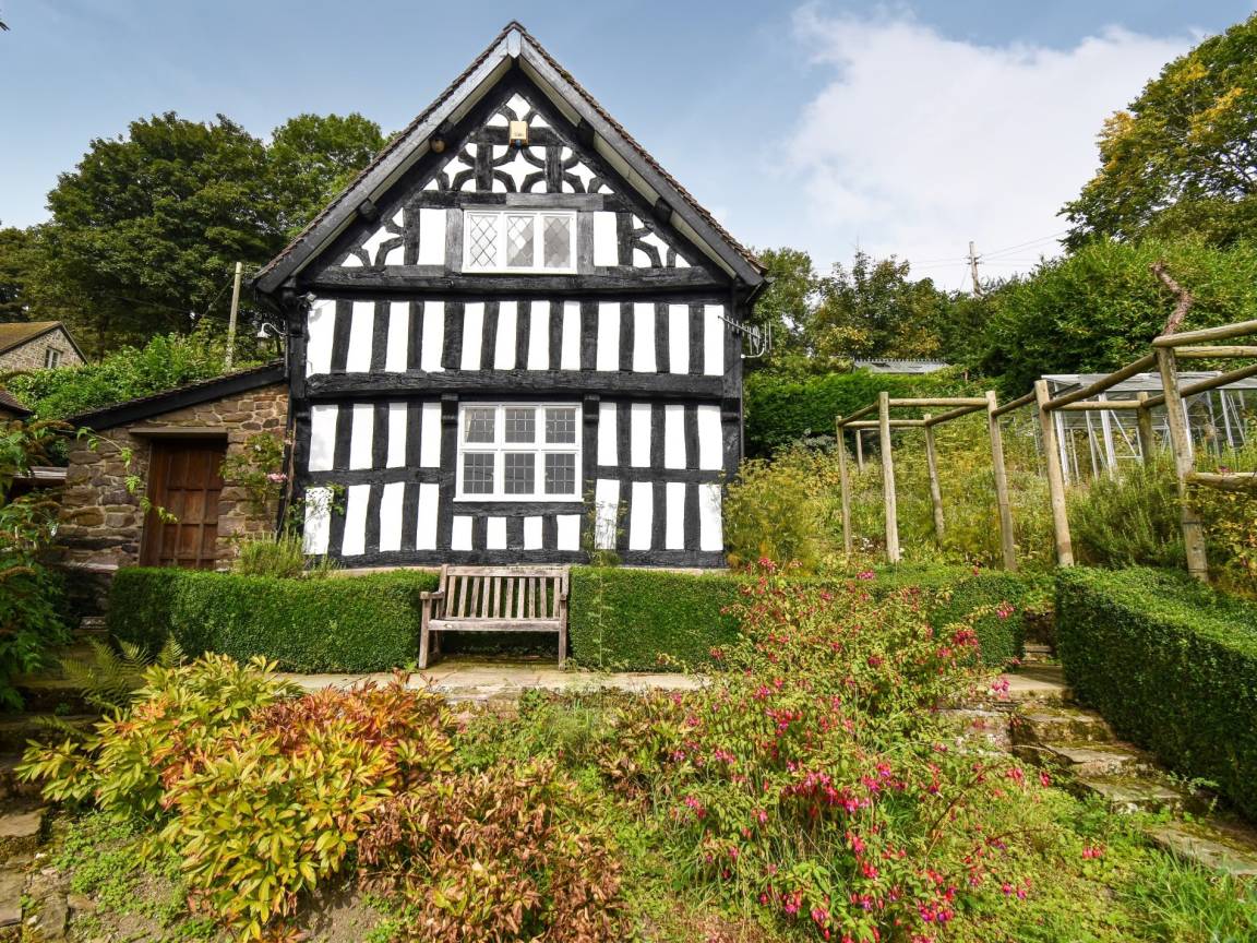 Cottage ∙ 2 Bedrooms ∙ 4 Guests - Church Stretton