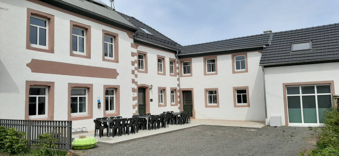 380 M² Ferienhaus ∙ 15 Schlafzimmer ∙ 30 Gäste - Vianden