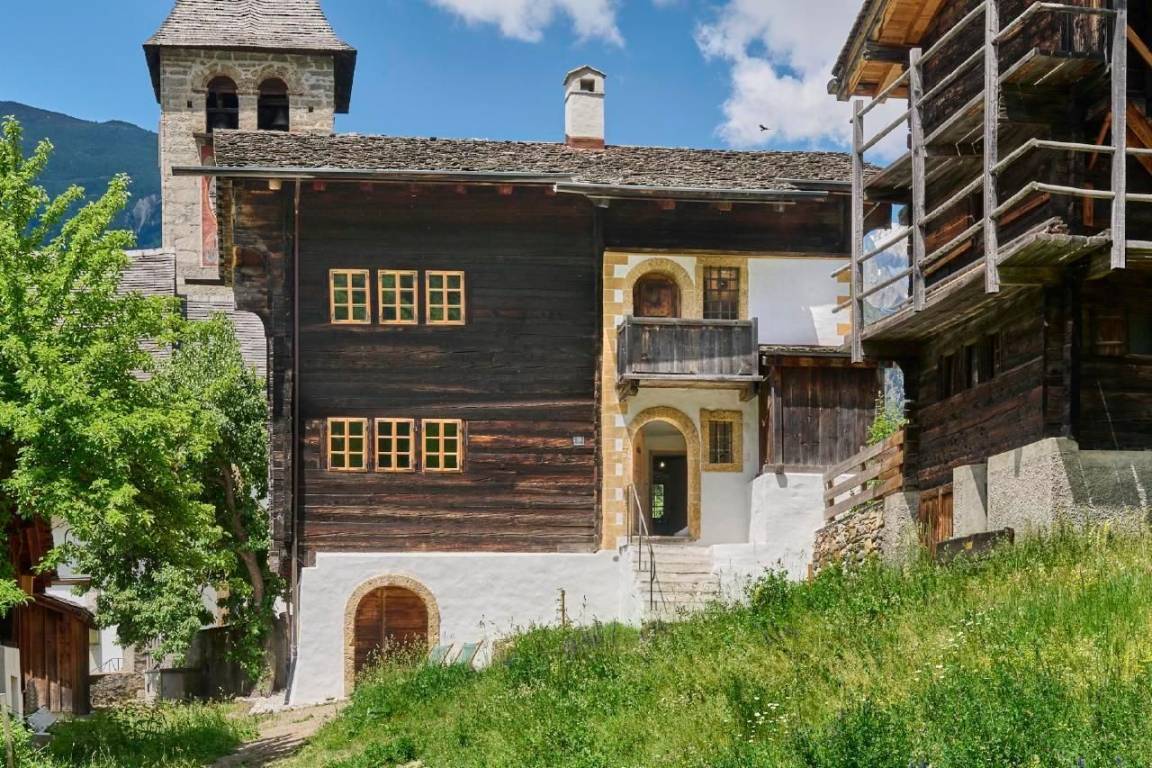 150 M² Ferienhaus ∙ 4 Schlafzimmer ∙ 6 Gäste - Ernen