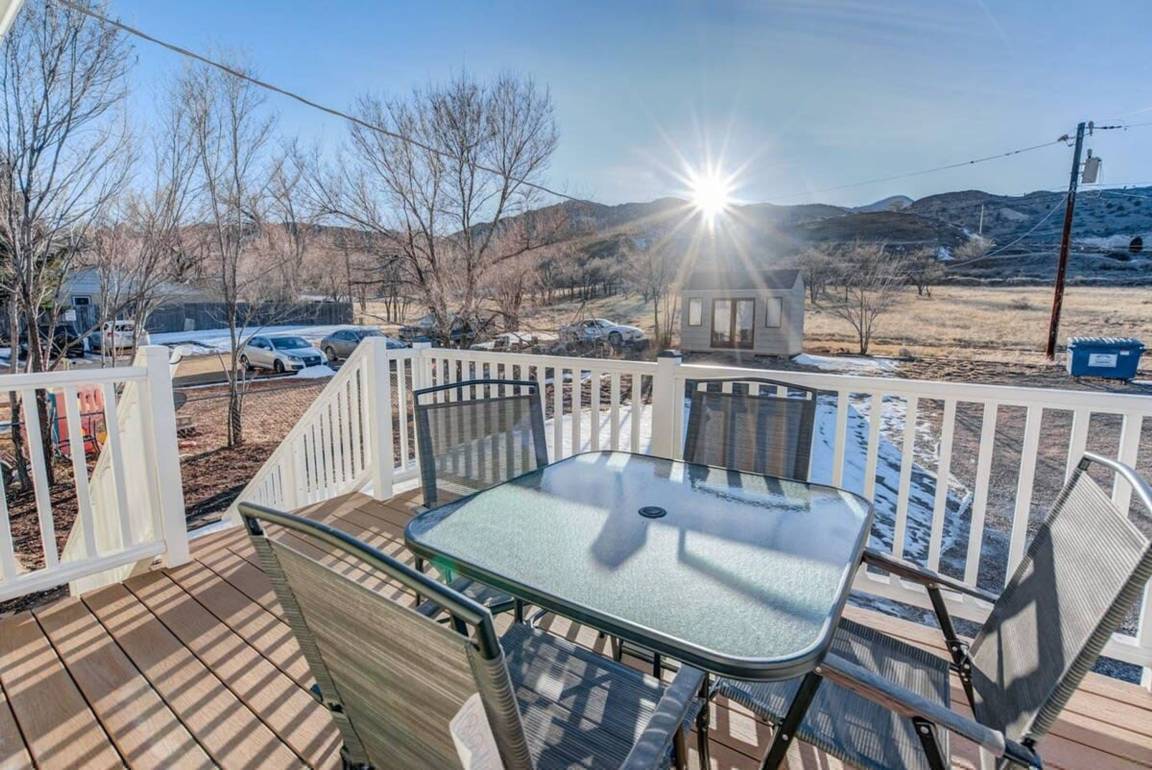 Apartment ∙ 2 Bedrooms ∙ 4 Guests - Manitou Springs, CO