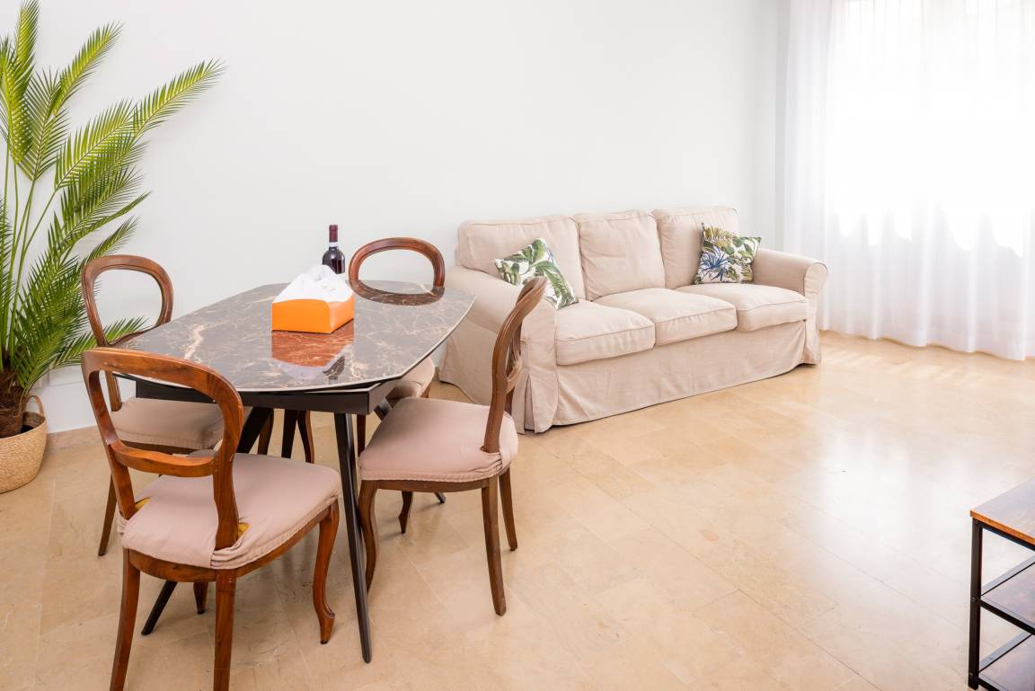 70 M² Apartment ∙ 2 Bedrooms ∙ 5 Guests - Garda